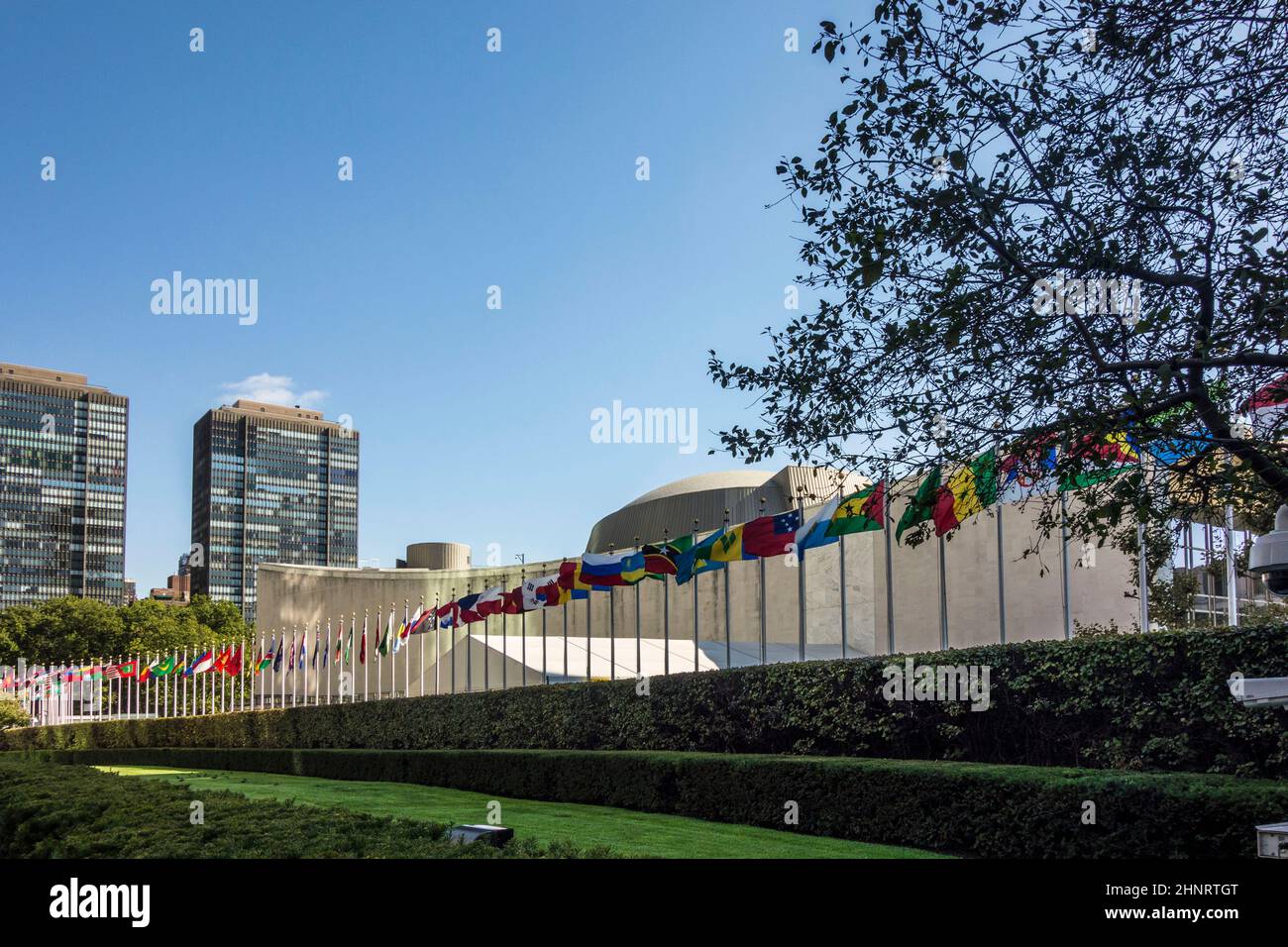 United nations new york flag hi-res stock photography and images - Alamy