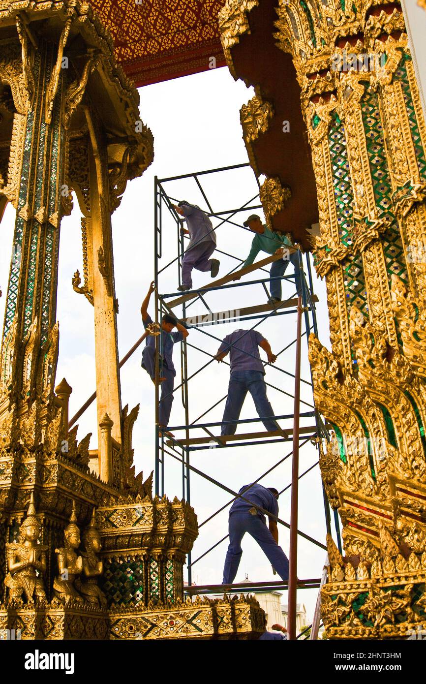 Labour temple hi-res stock photography and images - Alamy