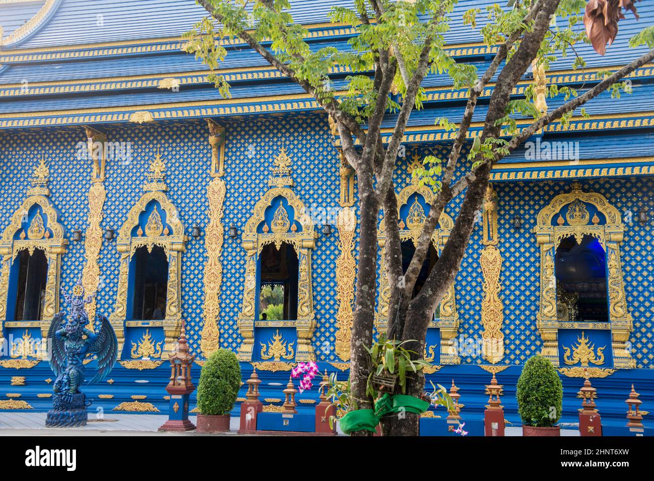 THAILAND CHIANG RAI BLUE TEMPLE Stock Photo - Alamy