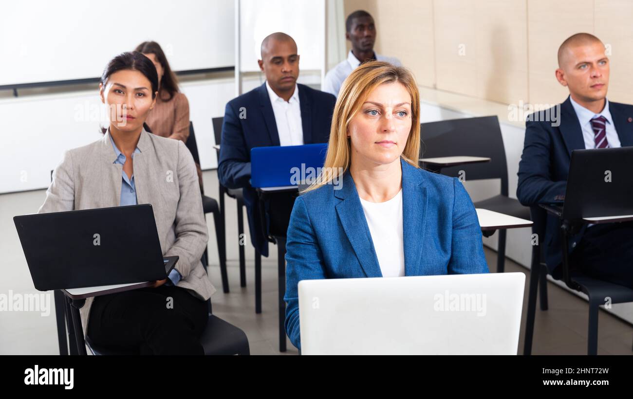 Financial education african women hi-res stock photography and images ...