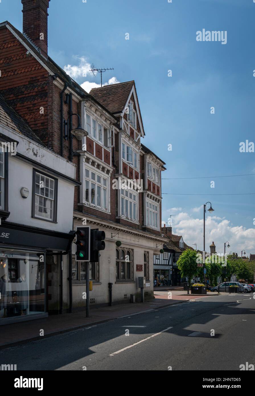 East grinstead historic high street hi-res stock photography and images ...