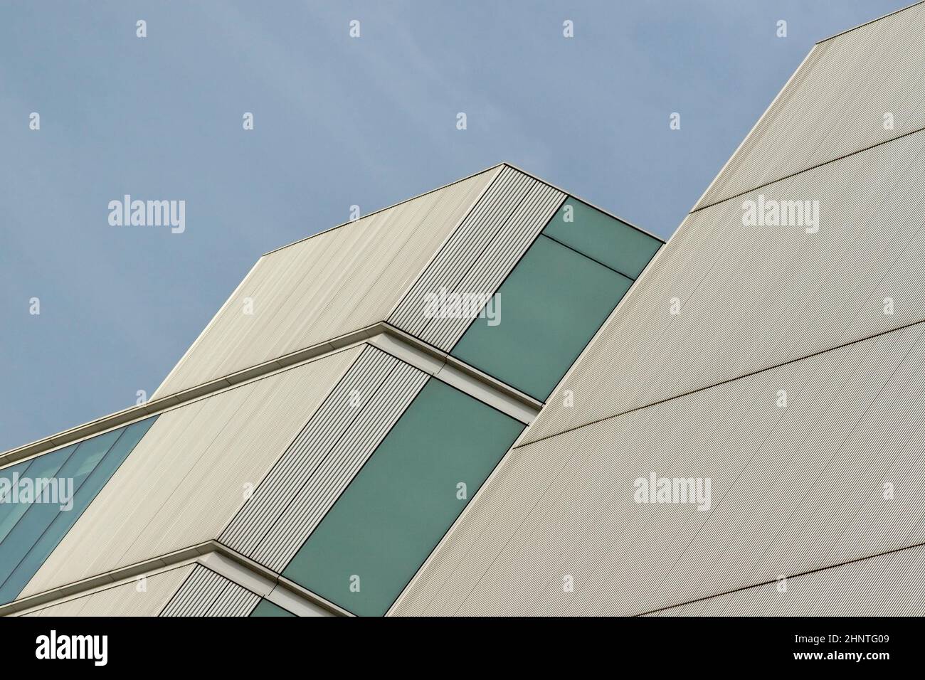 Diagonal lines in architecture hi-res stock photography and images - Alamy
