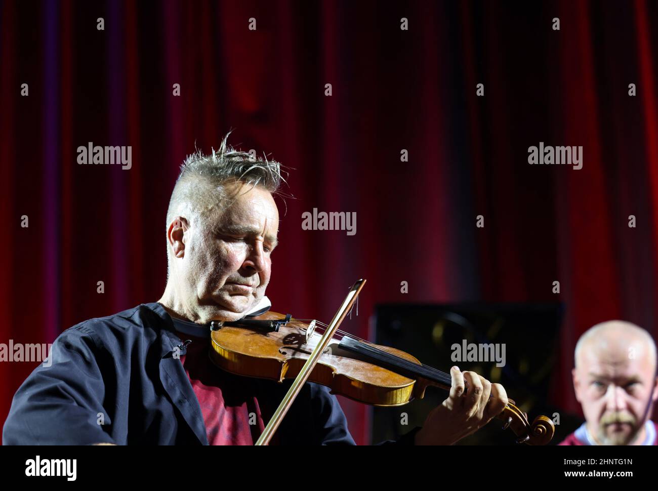 English violinist nigel kennedy hi-res stock photography and images - Alamy