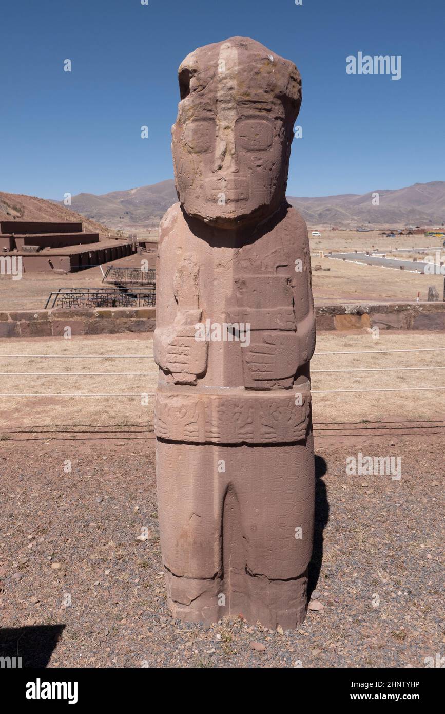 antique Ponce Monolith in Tiwanaku (Tiahuanaco), Bolivia Stock Photo ...