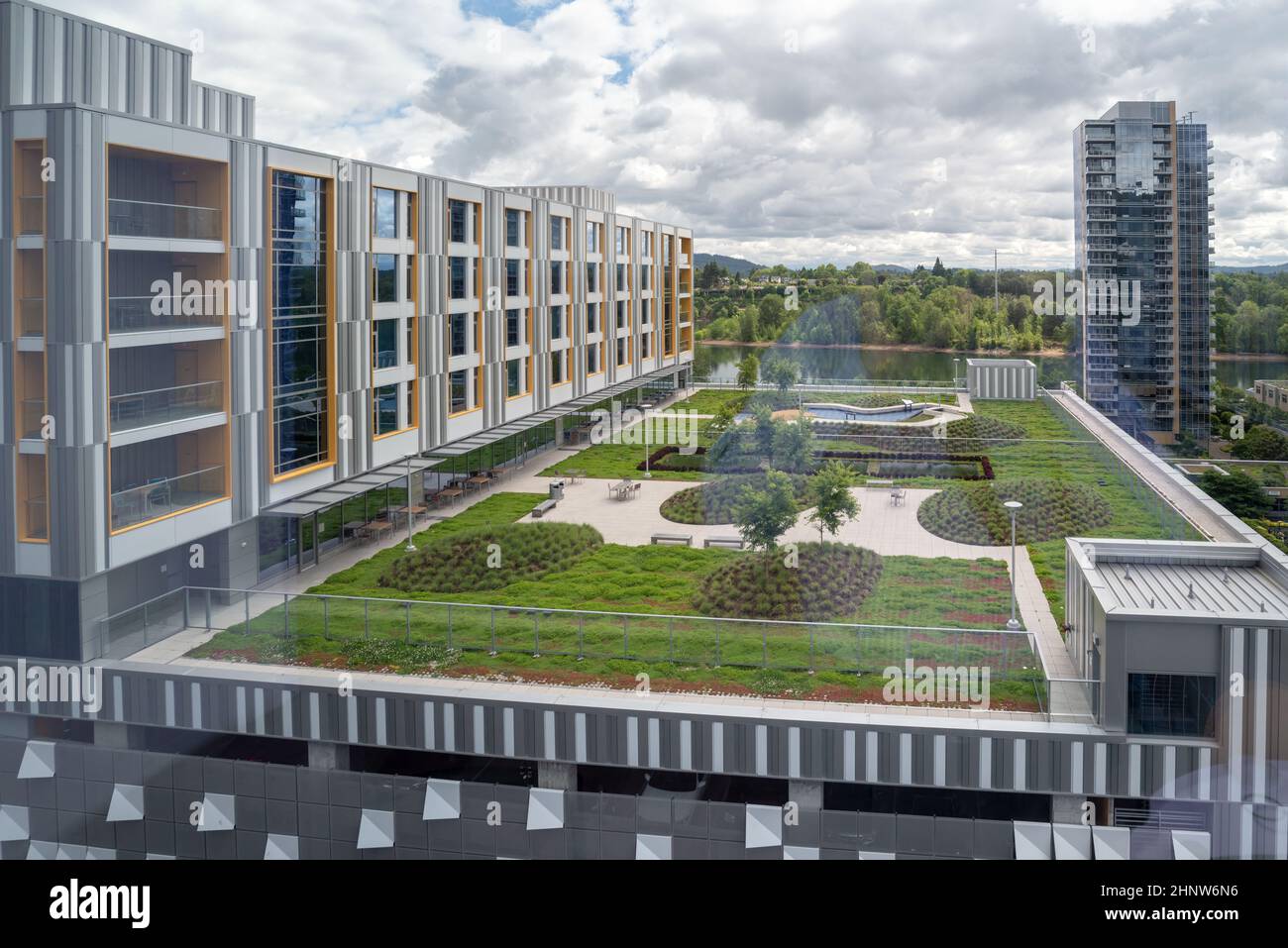 Portland oregon green roof hi-res stock photography and images - Alamy