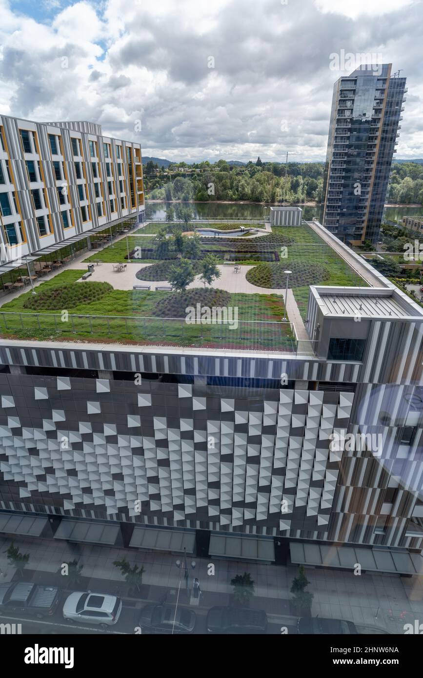 Portland oregon green roof hi-res stock photography and images - Alamy
