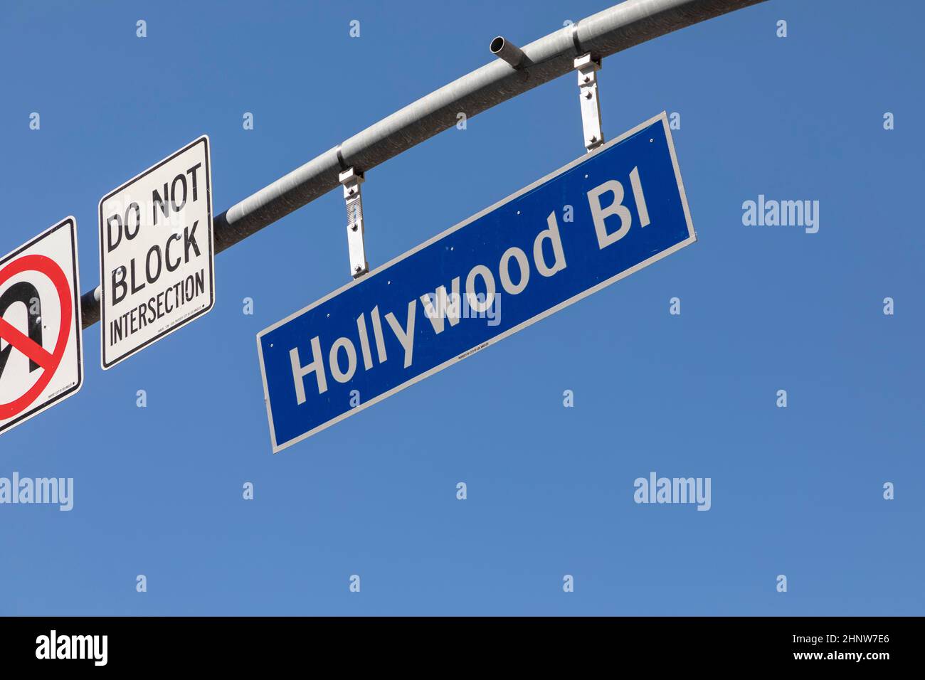 street sign Hollywood BL in Los Angeles under blue sky Stock Photo - Alamy