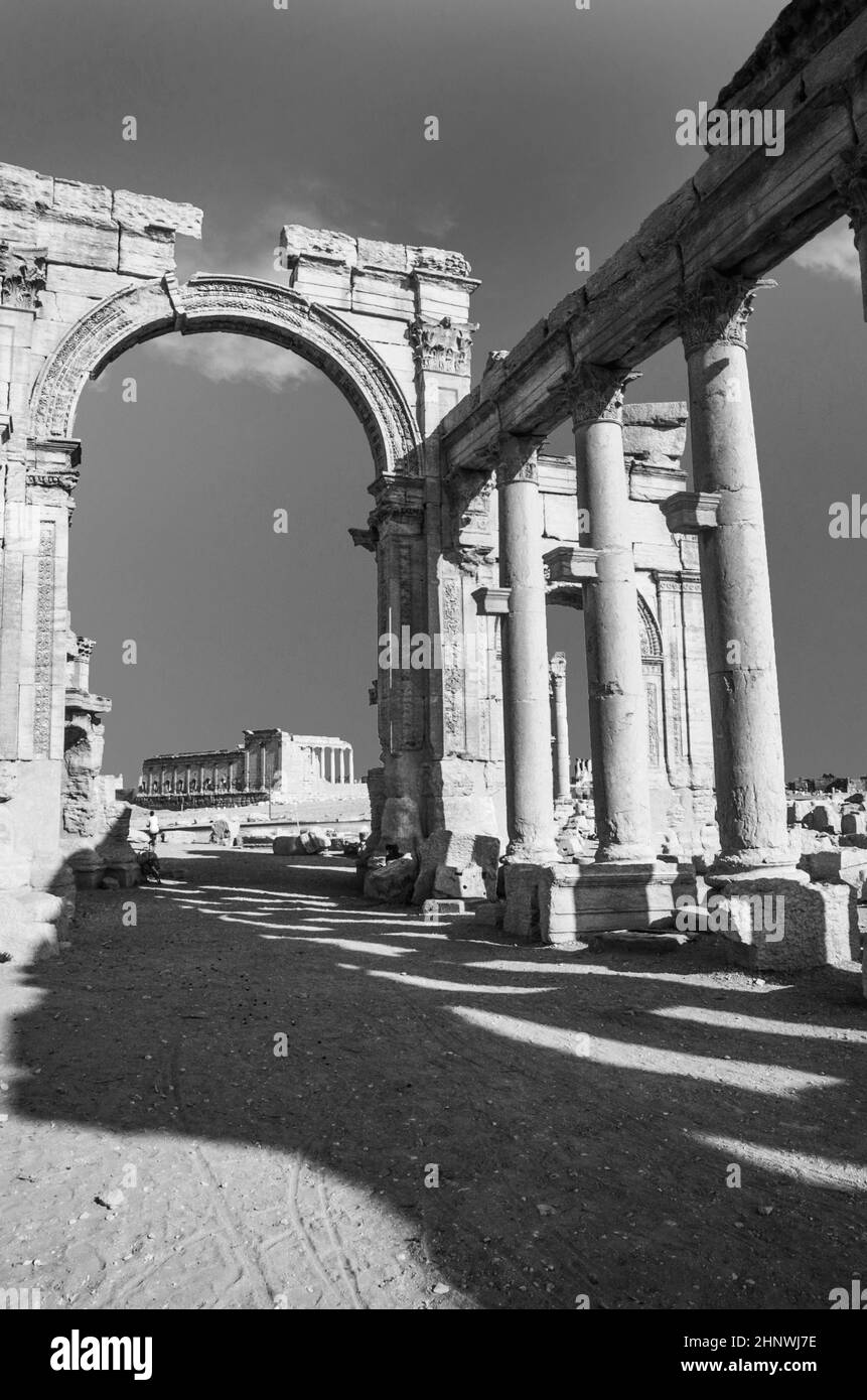Ancient Roman time town in Palmyra, Syria Stock Photo - Alamy