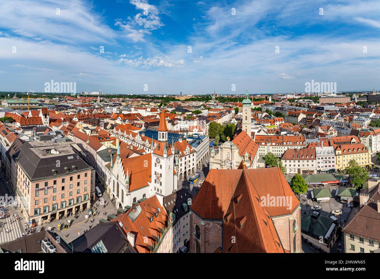 Beautiful super wide-angle sunny aerial view of Munich, Bayern, Bavaria ...
