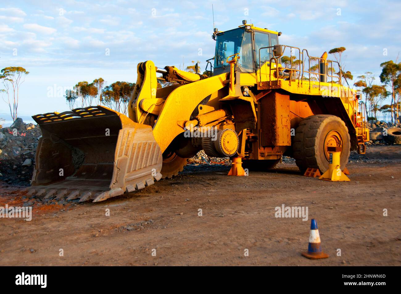 Tire Replacement on a Heavy Duty Loader Stock Photo - Alamy
