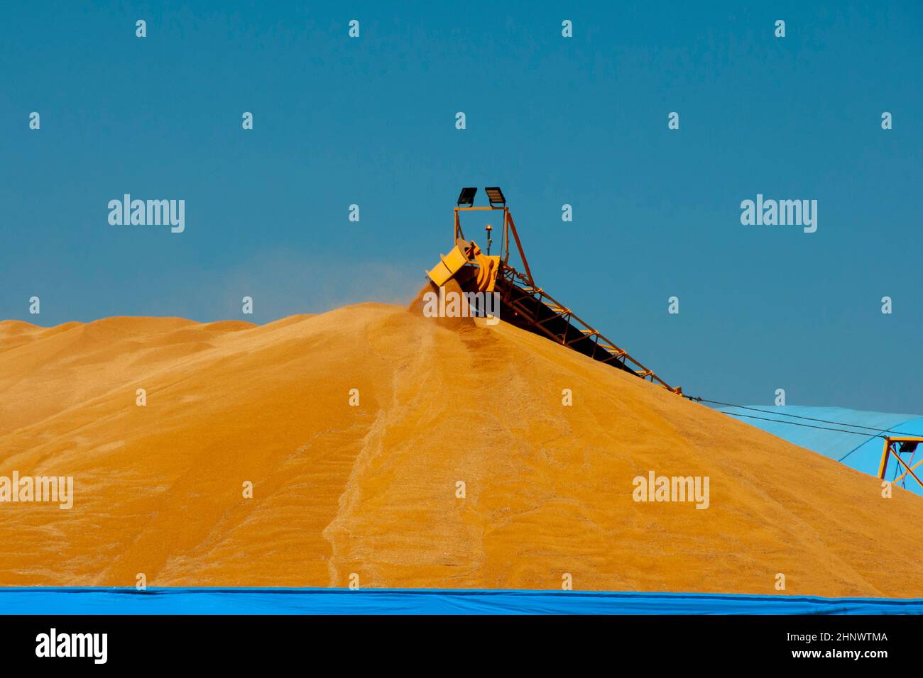 Grain Storage in Open Bulkhead Stock Photo - Alamy