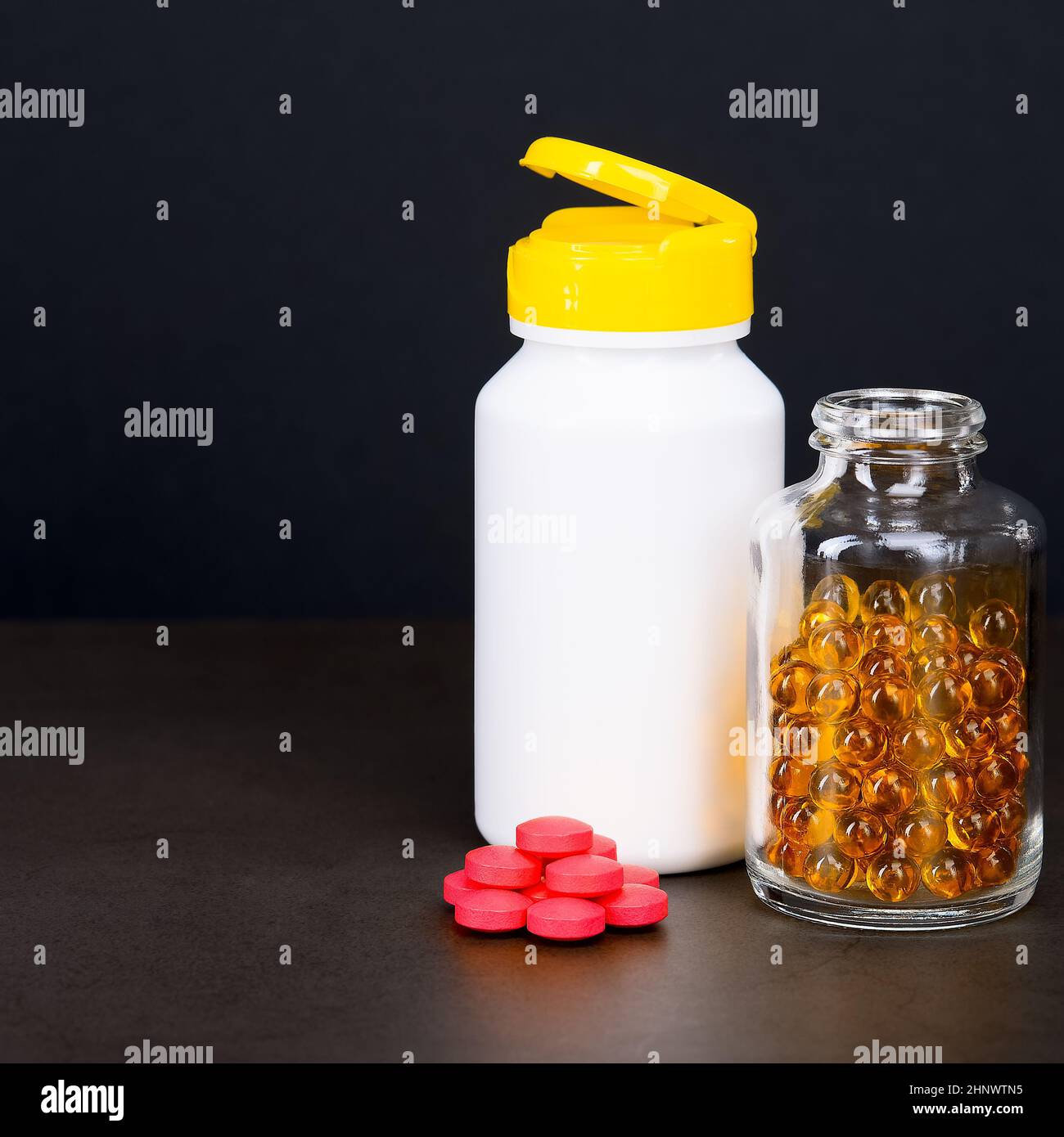 Pill logo hi-res stock photography and images - Alamy