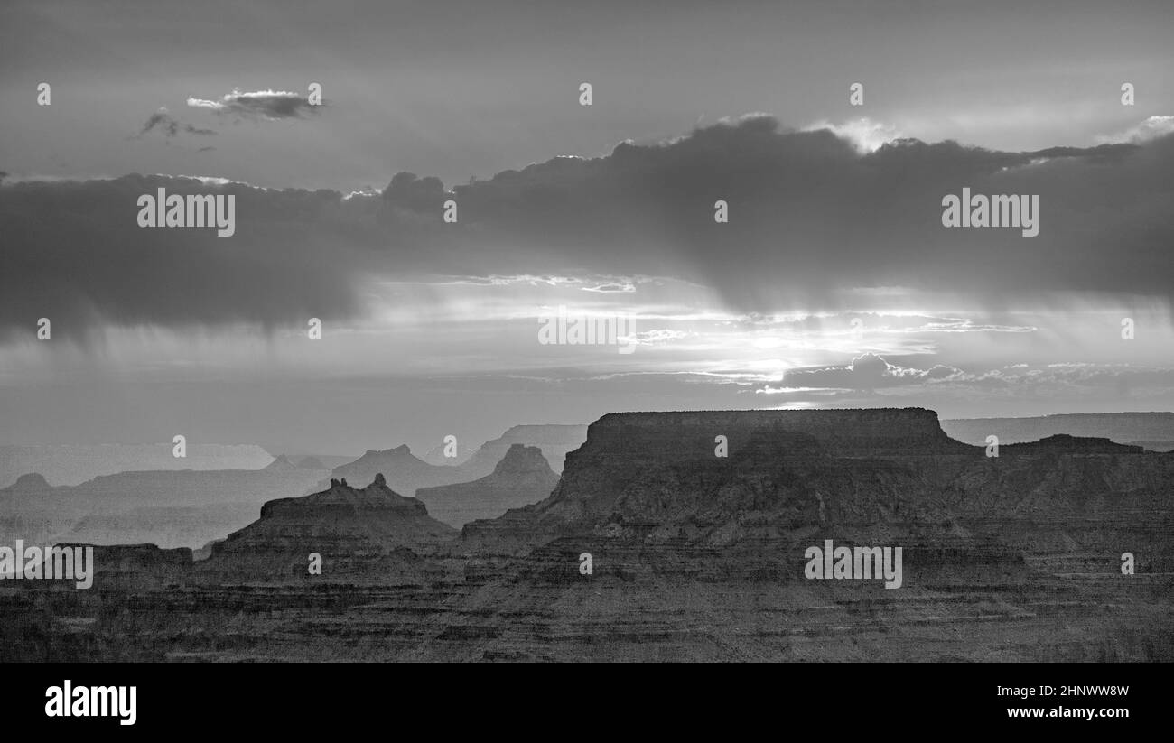 sunset view from Desert View Point into the Grand canyon, South Rim ...