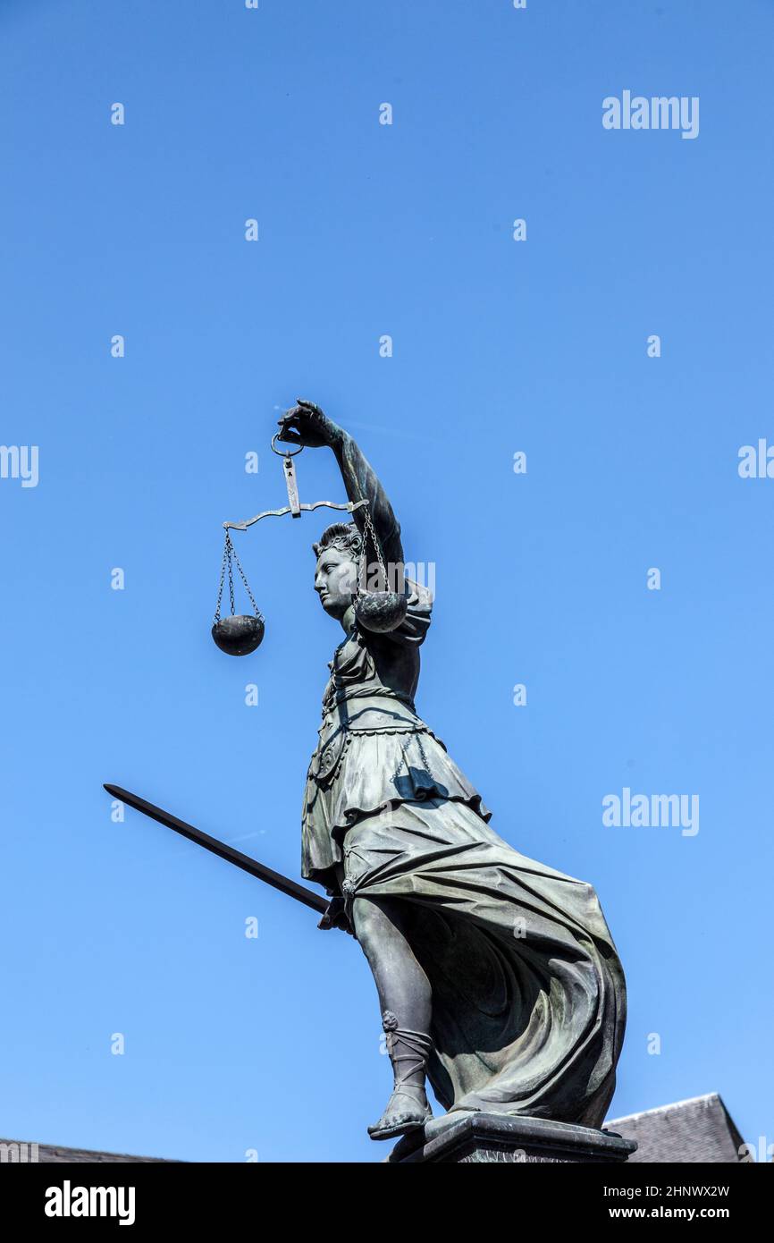 lady justice at the roemerberg in Frankfurt Stock Photo - Alamy