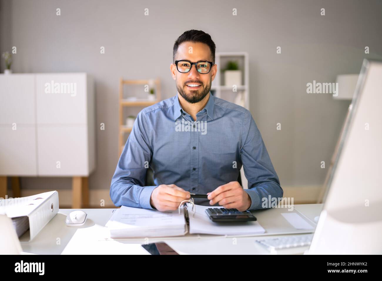 Smile accounting hi-res stock photography and images - Alamy