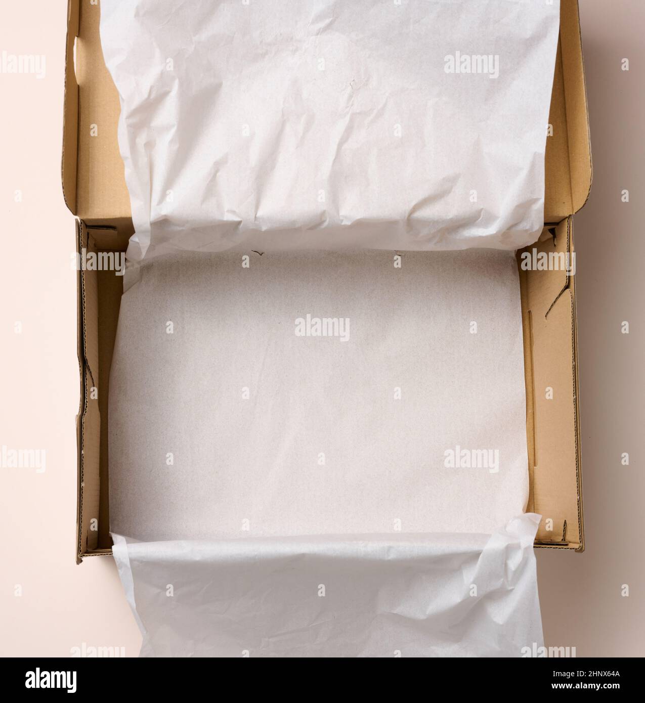 open empty cardboard shoe box, top view Stock Photo - Alamy