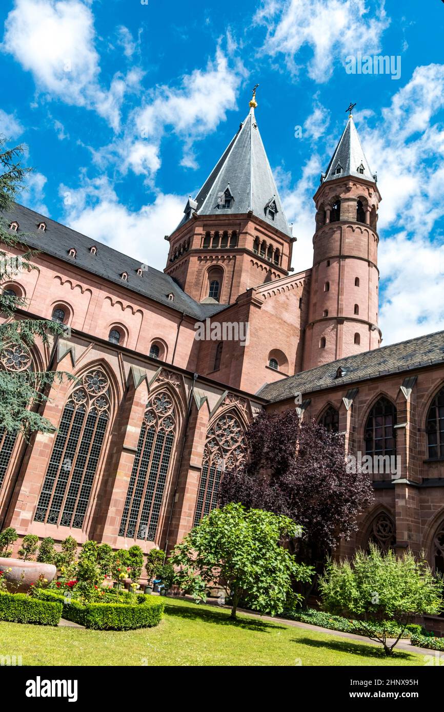 Mainzer Dom cathedral in Mainz in Germany Stock Photo - Alamy
