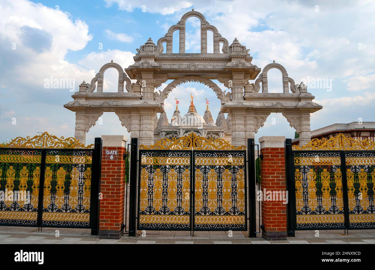 The largest Hindu temple outside India, The Shri Swaminarayan Temple in ...