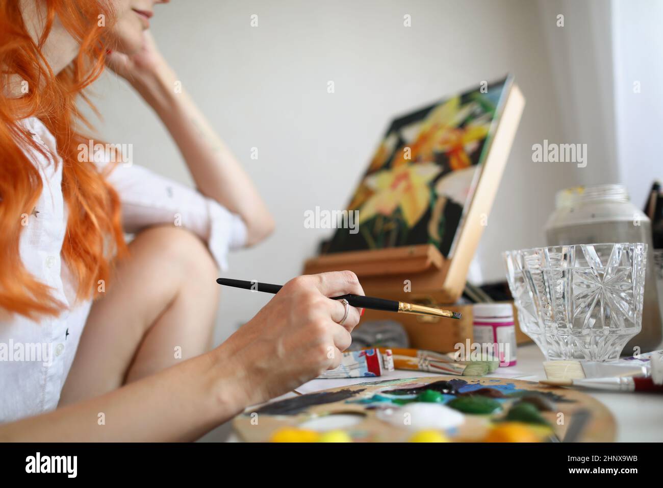 Top view woman artist paints hi-res stock photography and images - Alamy