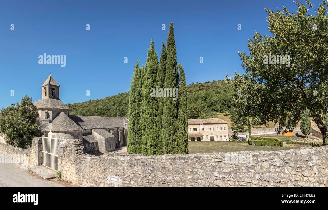 famous Senanque cloister in Gordes, Provence, France Stock Photo - Alamy