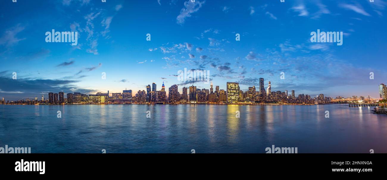 skyline view of New york in dawn Stock Photo - Alamy
