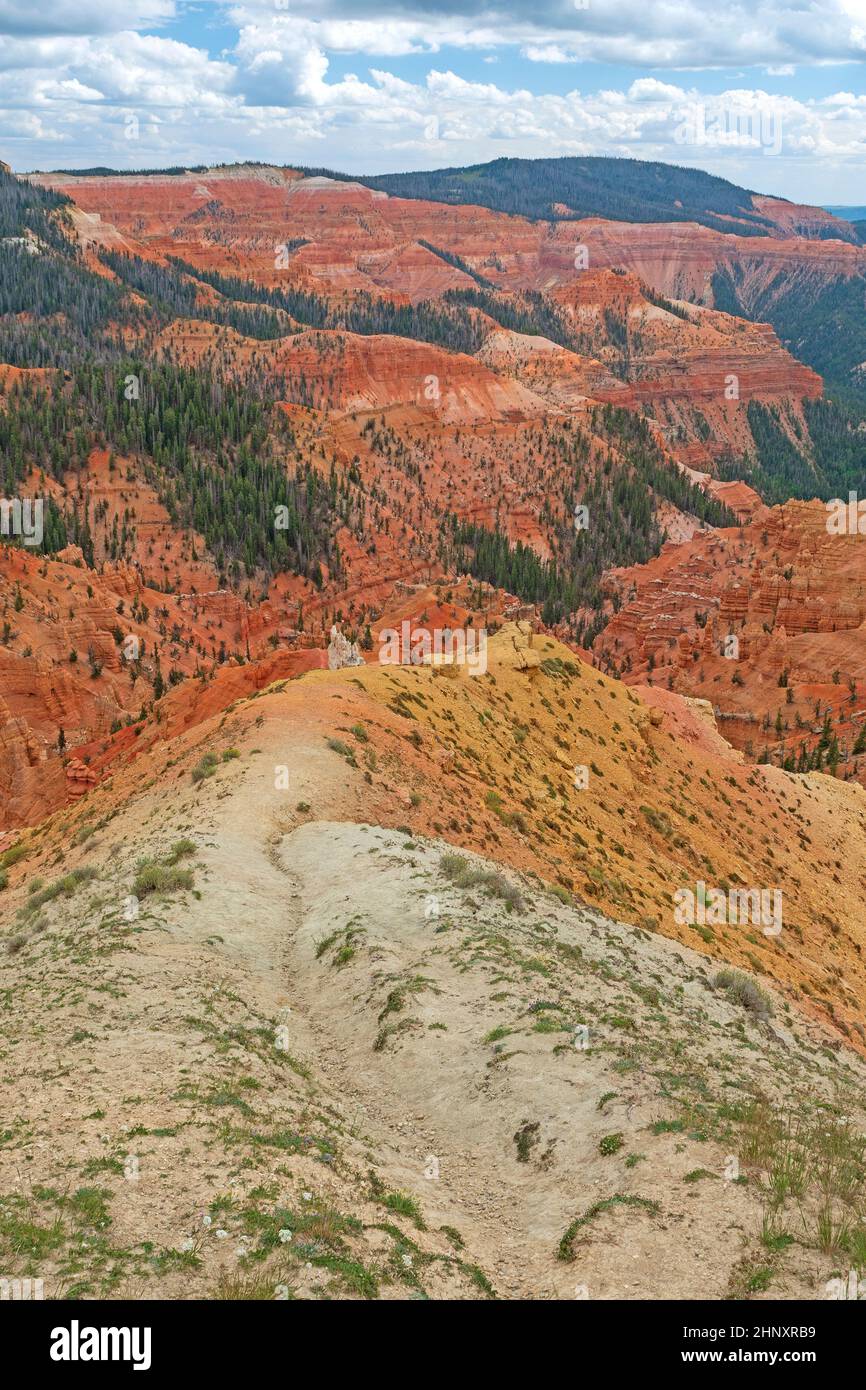 Colorful Ridge Curving into a Red Rock Canyon in Cedar Breaks National ...