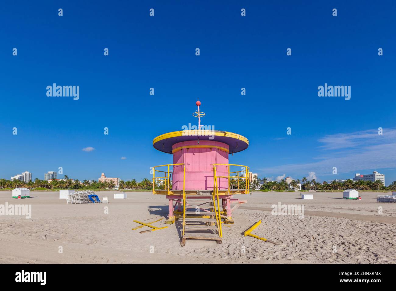 Lifeguard cabin on empty beach, Miami Beach, Florida, USA, safety ...