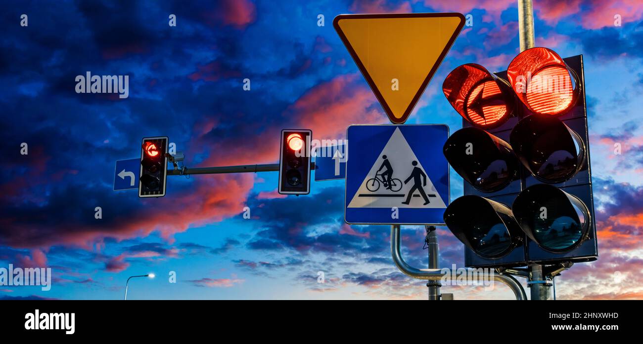 Traffic lights over urban intersection Stock Photo - Alamy Traffic lights over urban intersection Stock Photo - Alamy