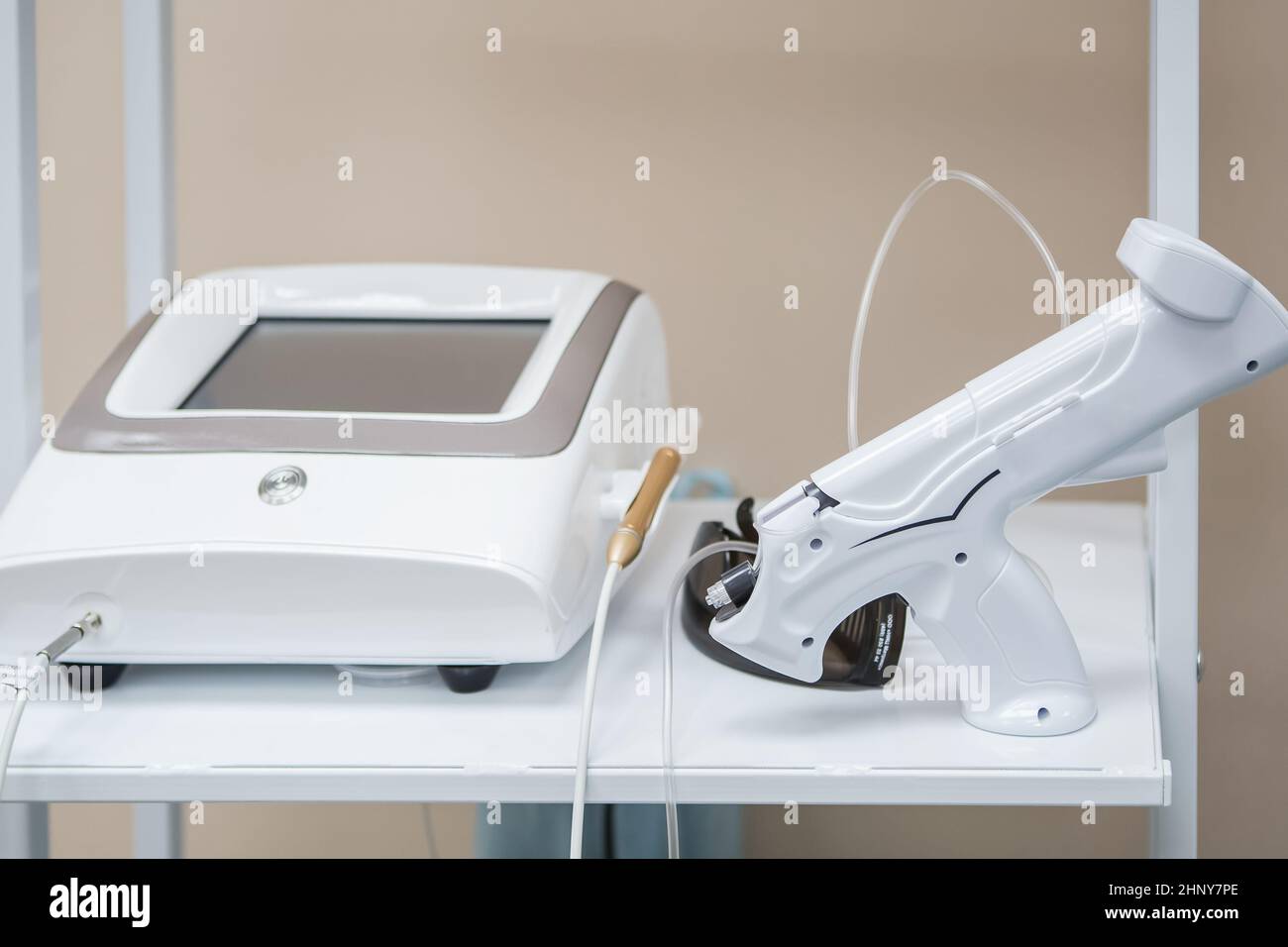 Apparatus for injection of carbon dioxide under the skin for ...