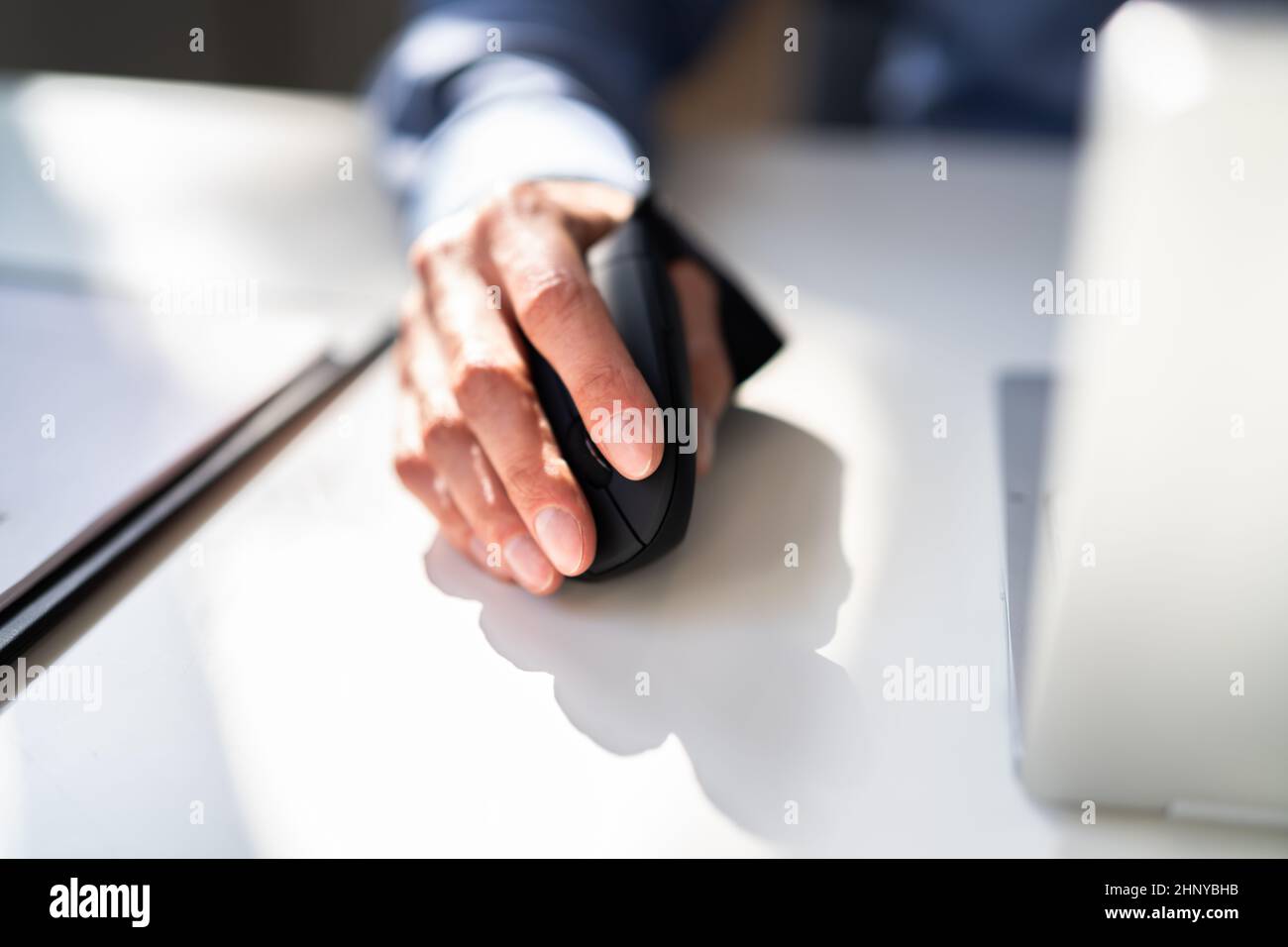 Vertical Ergonomic Optical Mouse For Carpal Tunnel Syndrome Prevention ...