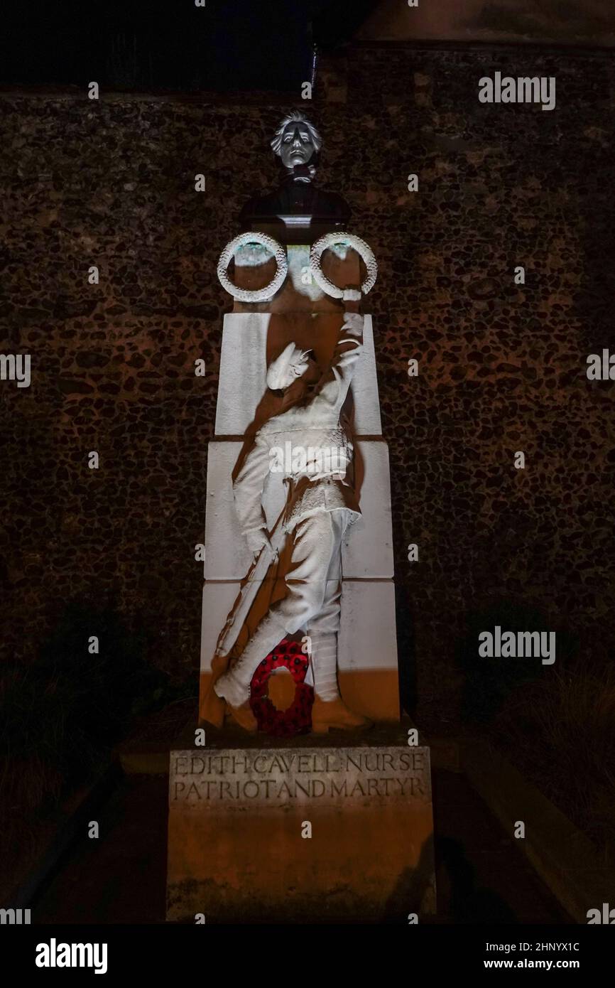 Edith Cavell Memorial, Tombland, night Stock Photo - Alamy