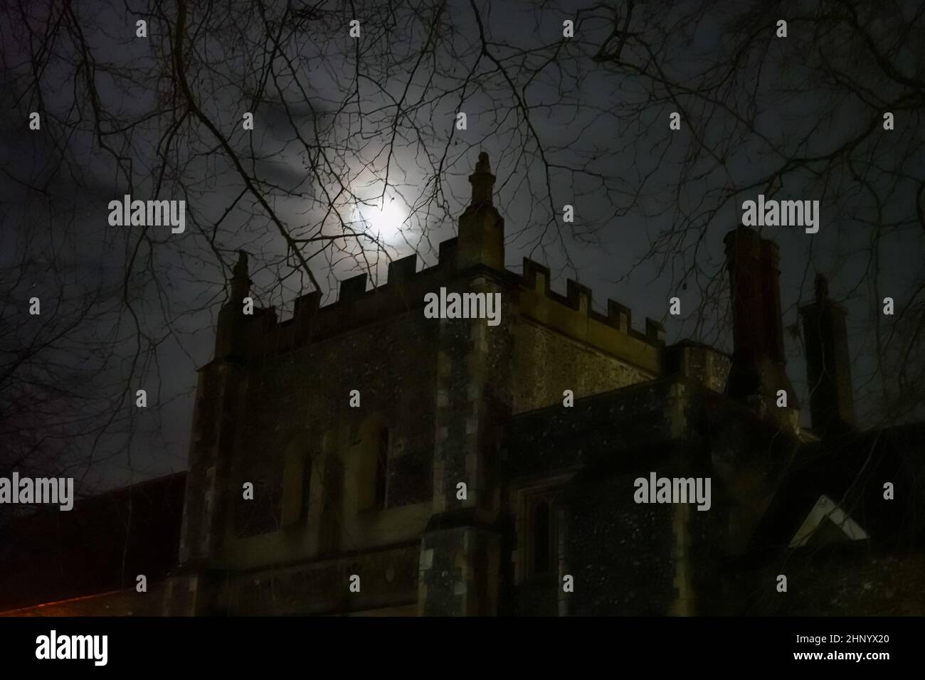 Bishops gate hi-res stock photography and images - Alamy