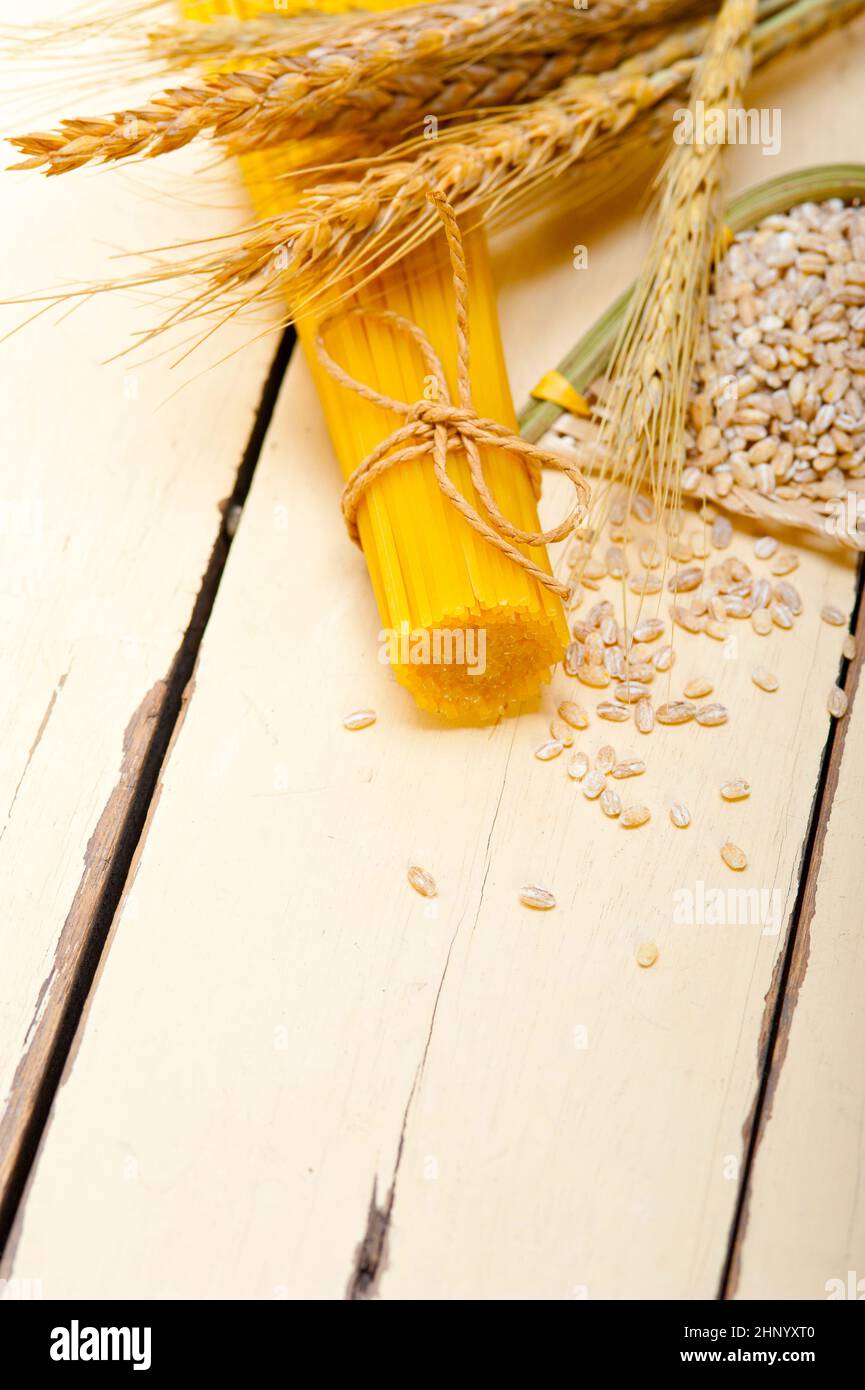organic Raw italian pasta and durum wheat grains crop Stock Photo - Alamy