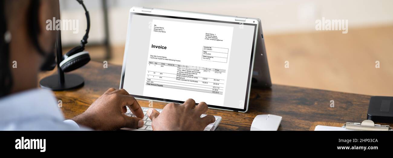 Online Digital E Invoice And Statements Software Stock Photo - Alamy