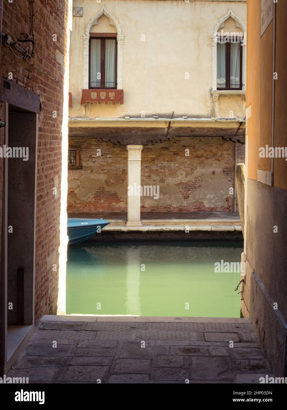 Narrow dead end street in hi-res stock photography and images - Alamy