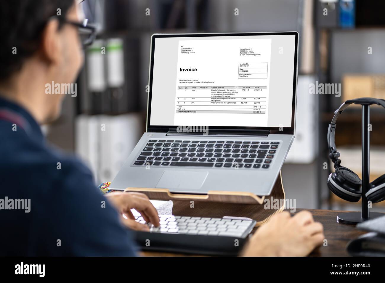 E Invoice Accountant Software On Laptop Computer Stock Photo - Alamy