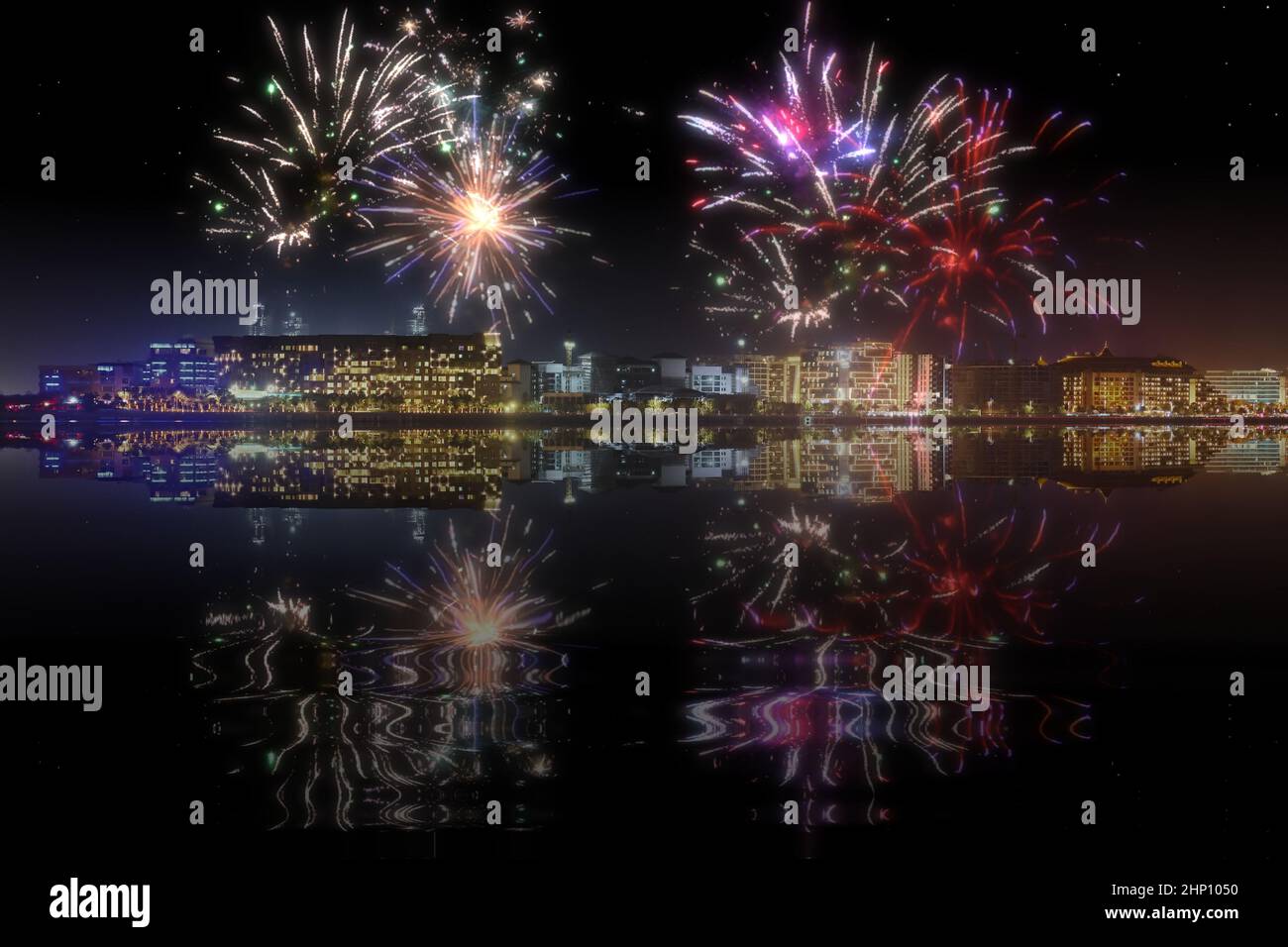 Firework reflections on water hi-res stock photography and images - Alamy