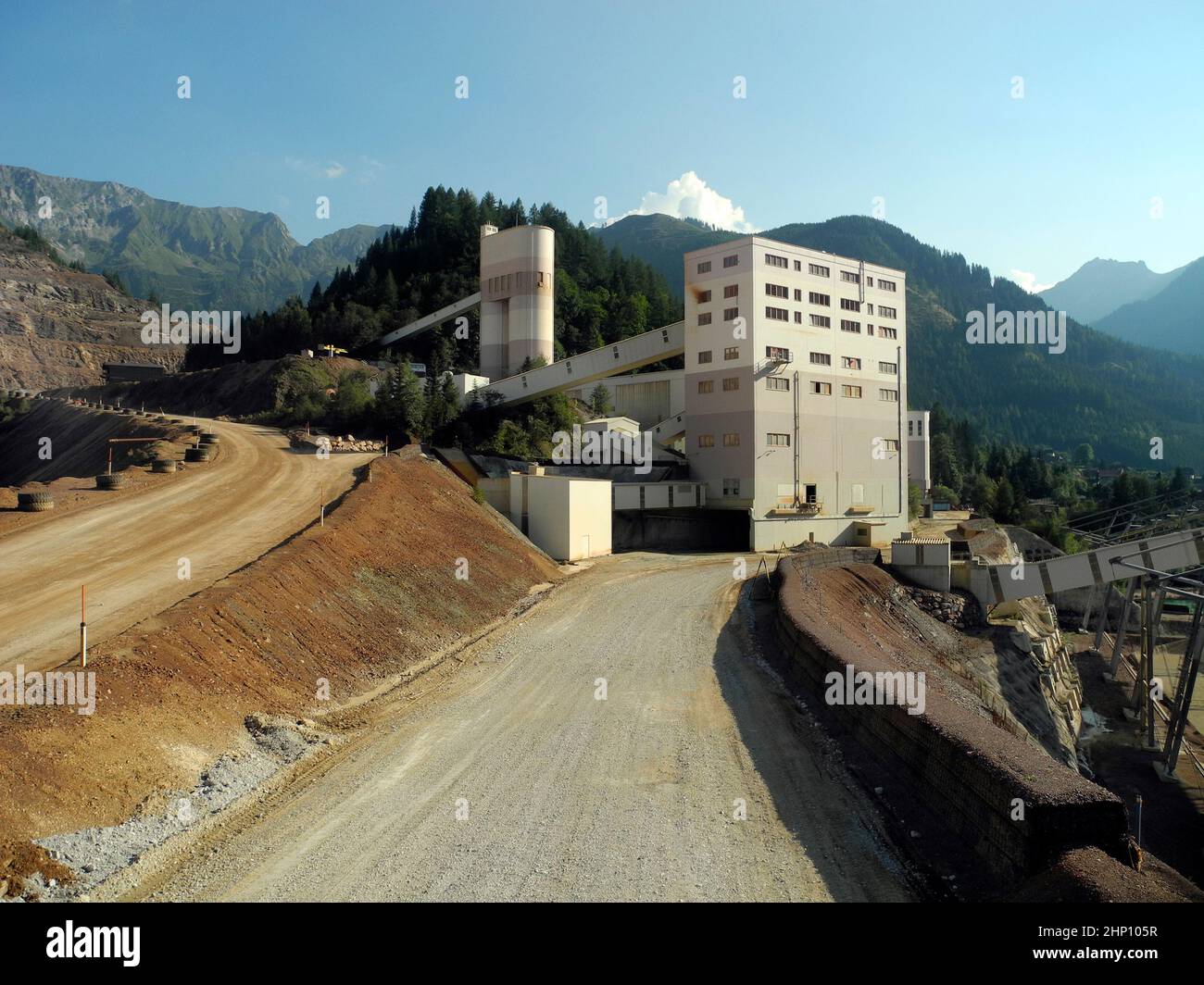 Ore factory hi-res stock photography and images - Alamy