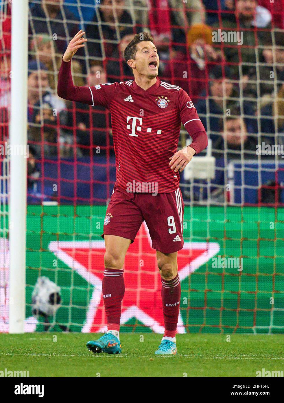 Robert LEWANDOWSKI, FCB 9 sad in the match FC Red Bull SALZBURG - FC ...