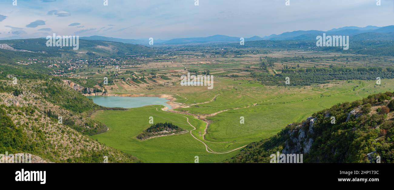 Blue lake imotski croatia hi-res stock photography and images - Alamy