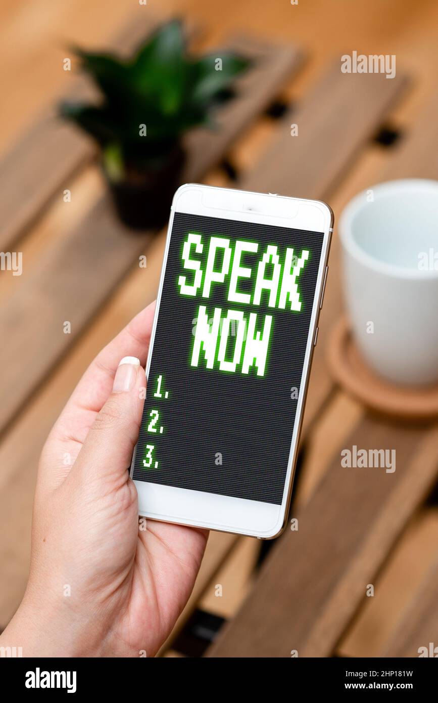 Attentive listener student hi-res stock photography and images - Alamy