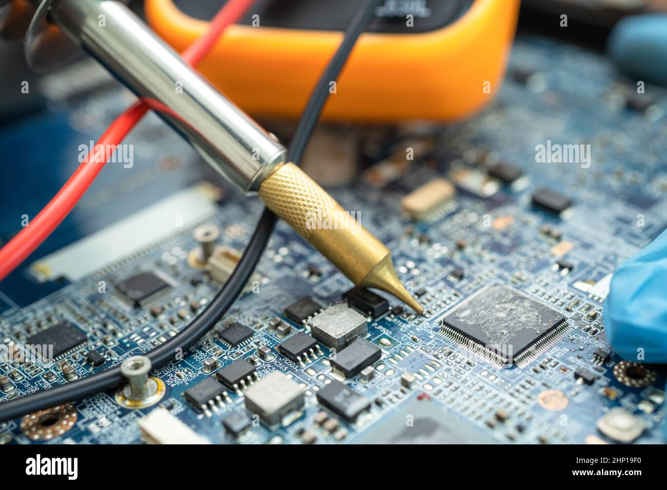 Hard soldering hi-res stock photography and images - Alamy