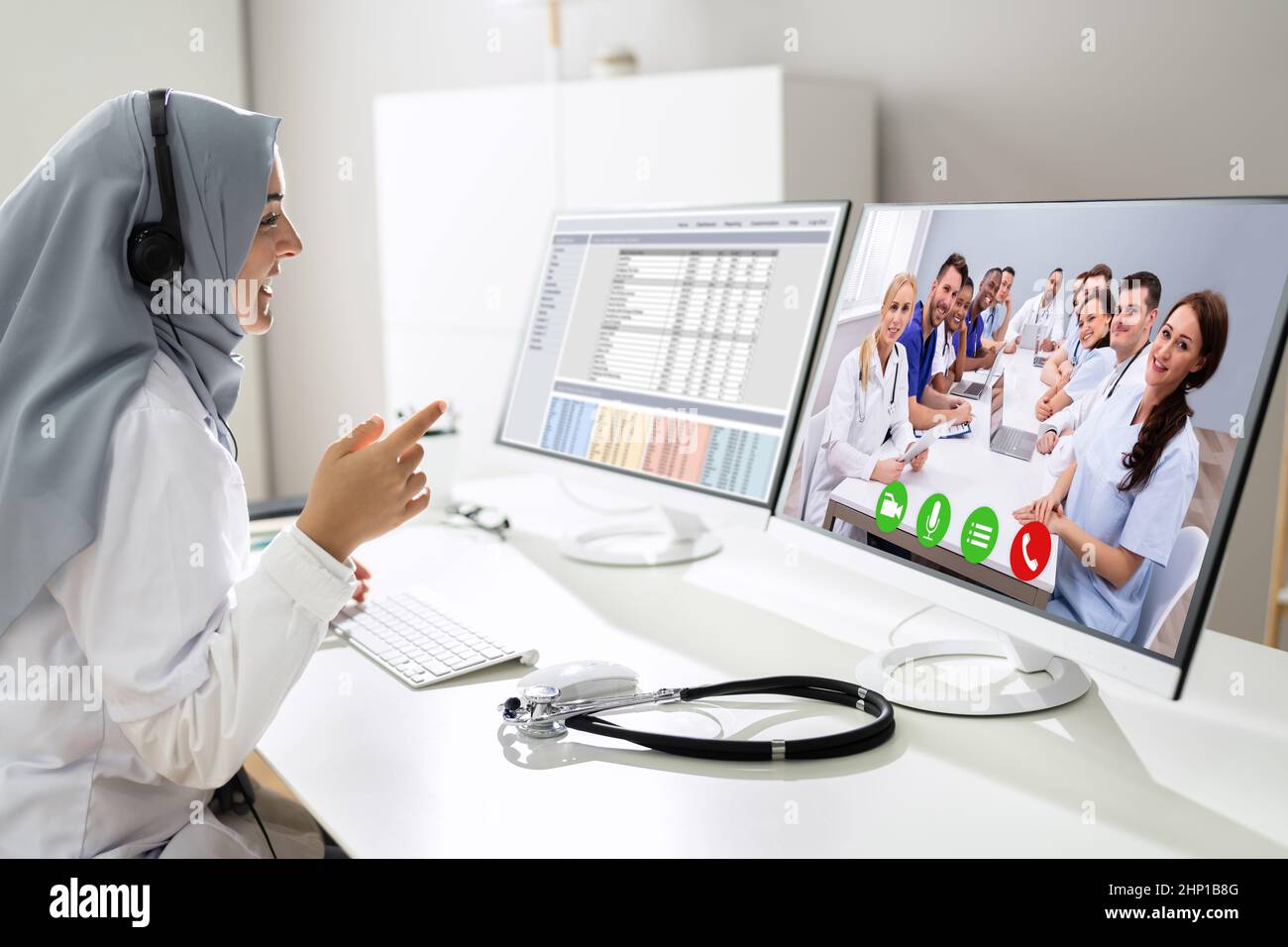 Islamic elearning hi-res stock photography and images - Alamy