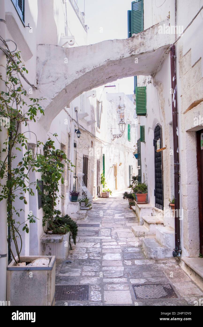 Through the characteristic white streets of the magical town of Ostuni ...