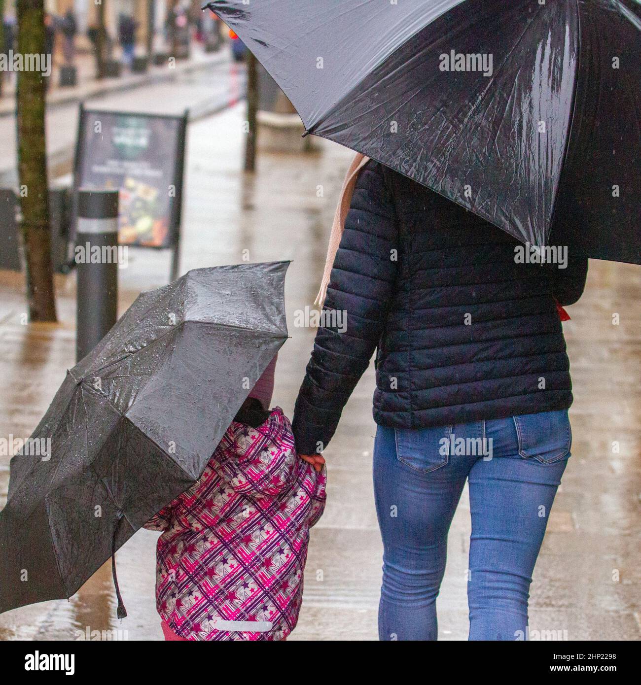 Preston, Lancashire. UK Weather. 18 Feb 2022. Wet and windy in Preston ...