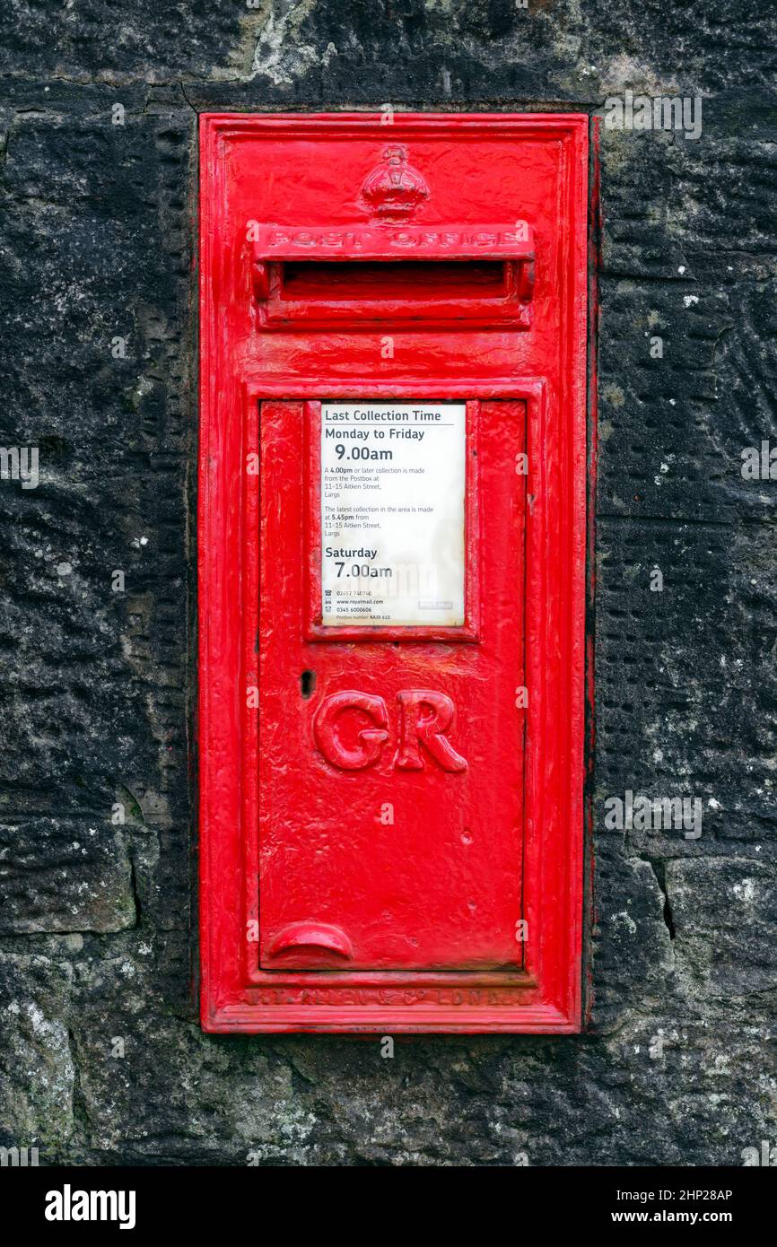 Royal mail post boxes hi-res stock photography and images - Alamy