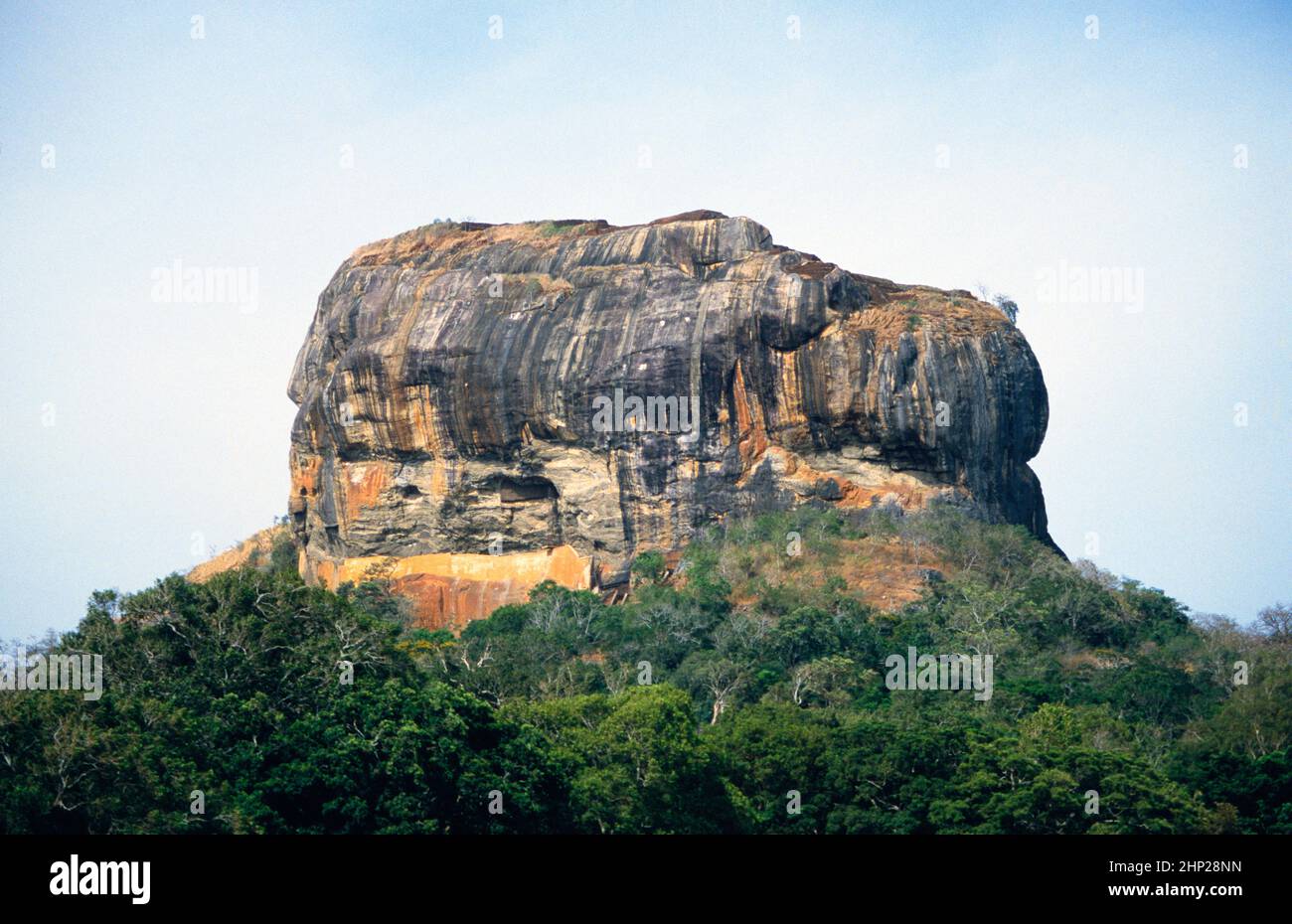Lion rock sigiriya hi-res stock photography and images - Alamy