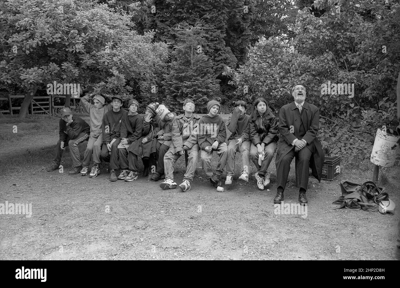 The Chief Rabbi Jonathan Sacks meeting Jewish cubs & scouts doing ...