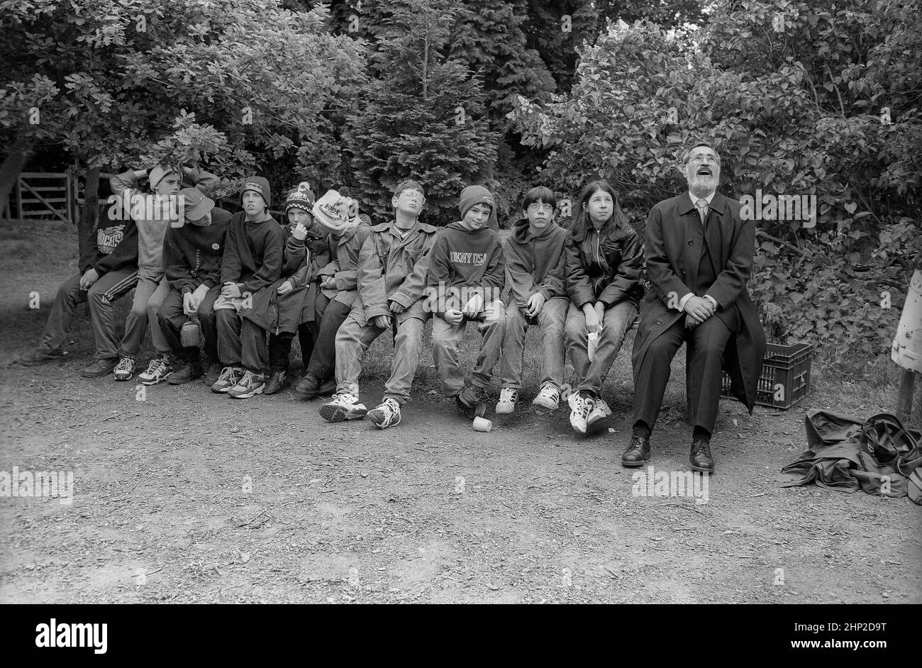 The Chief Rabbi Jonathan Sacks meeting Jewish cubs & scouts doing ...