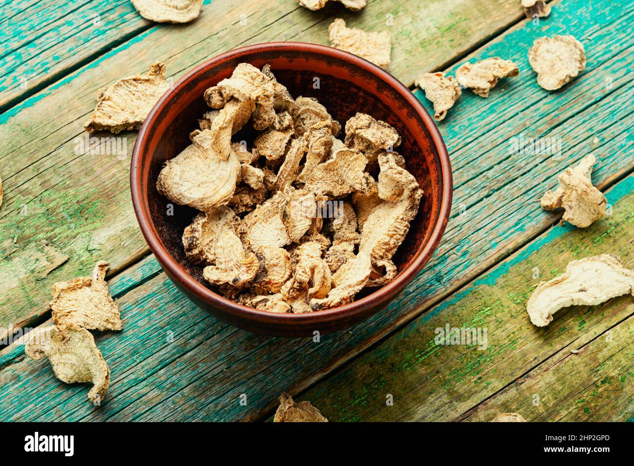 Dry bryonia root, homeopathic herbs in herbal medicine. Healing herbs ...